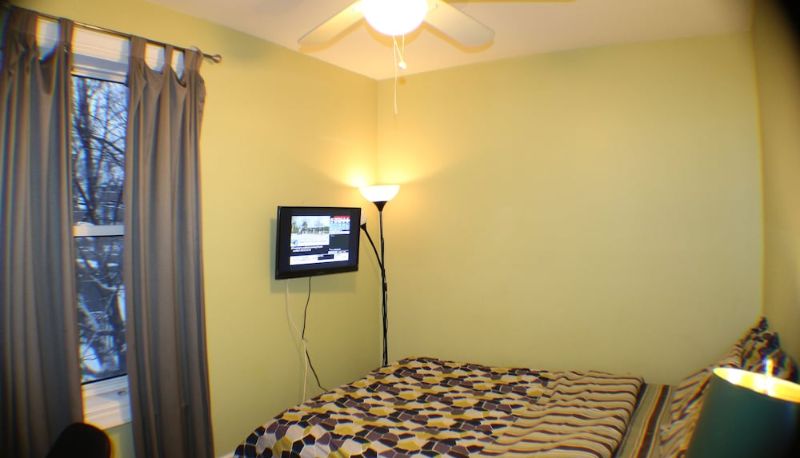 Comfy Guest House - Toronto - HOTEL DE