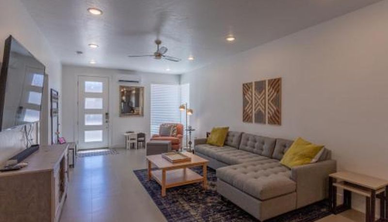 Lofts 13 4-bedroom Modern Loft Steps from the Pool - St. George - HOTEL DE